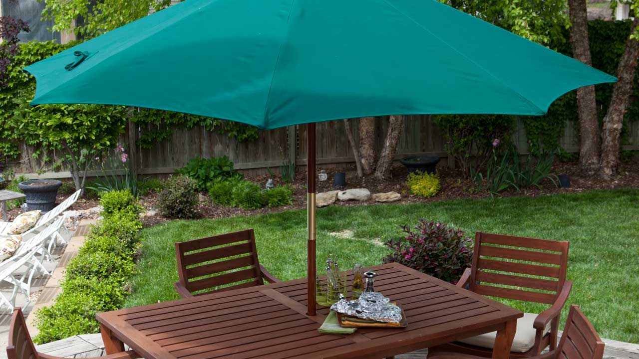 Garden & Pool Parasols - Disney Shades & Technology